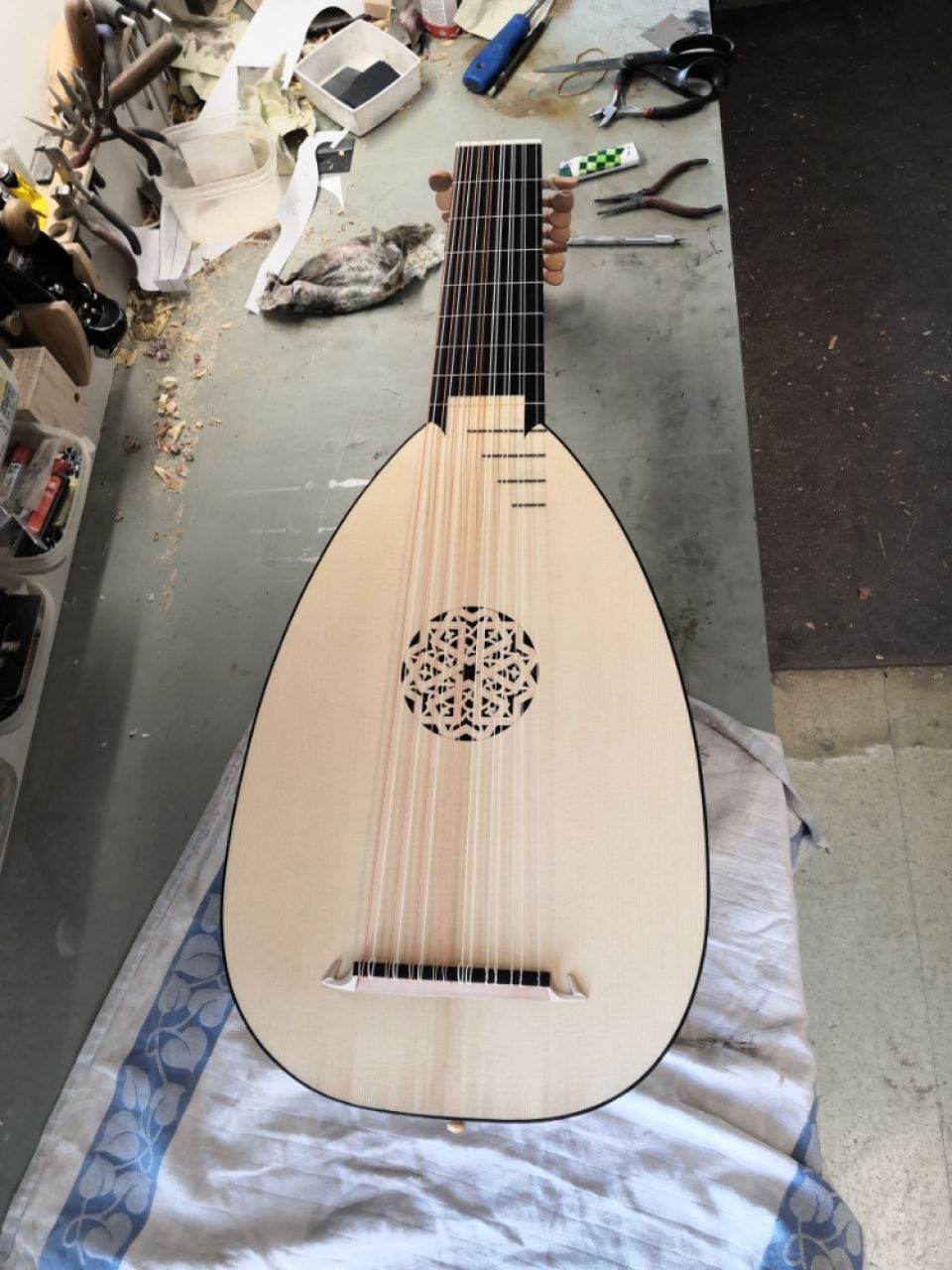 Lauri Niskanen, Luthier